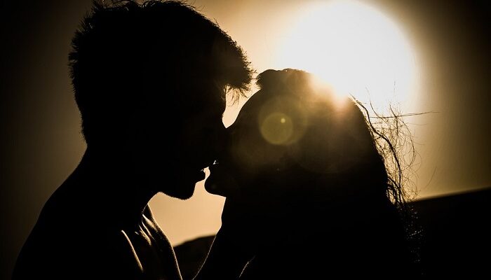 Significado de soñar que tienes un amante - Números Milagrosos